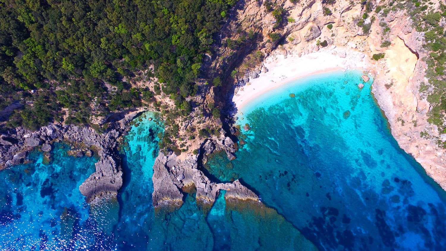 Costa Rei. Le Spiagge e il nostro territorio - Rey Beach Club